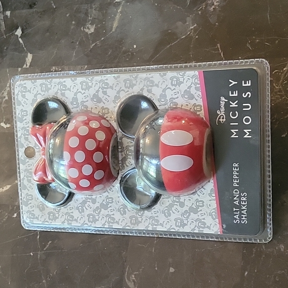 Disney | Kitchen | Disney Mickey And Minnie Shakers | Poshmark